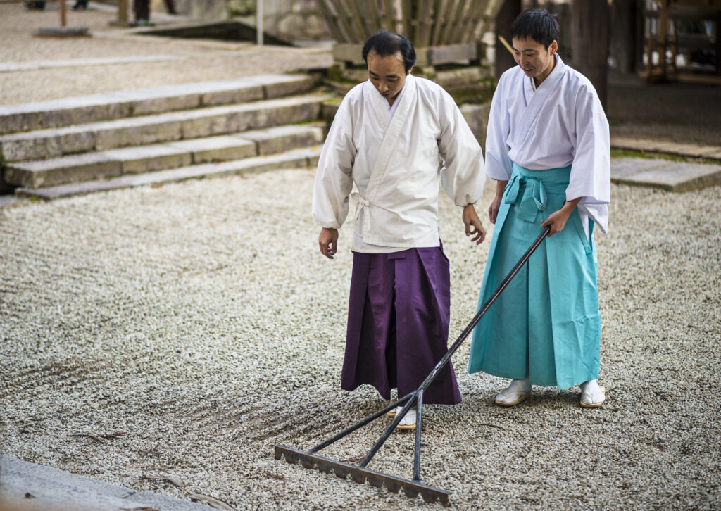 Your Complete Guide to Traditional Japanese Clothing: Kimono, Yukata ...