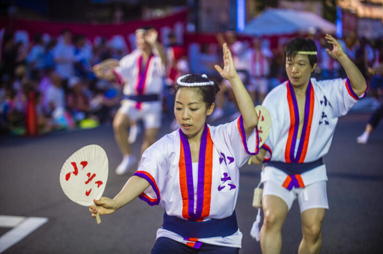 Your Complete Guide to Traditional Japanese Clothing: Kimono, Yukata ...